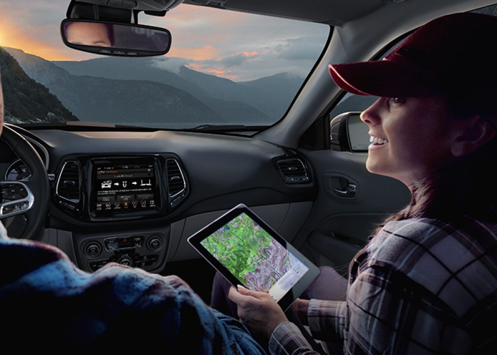Jeep® Compass Technology - Uconnect & 4G LTE WiFi