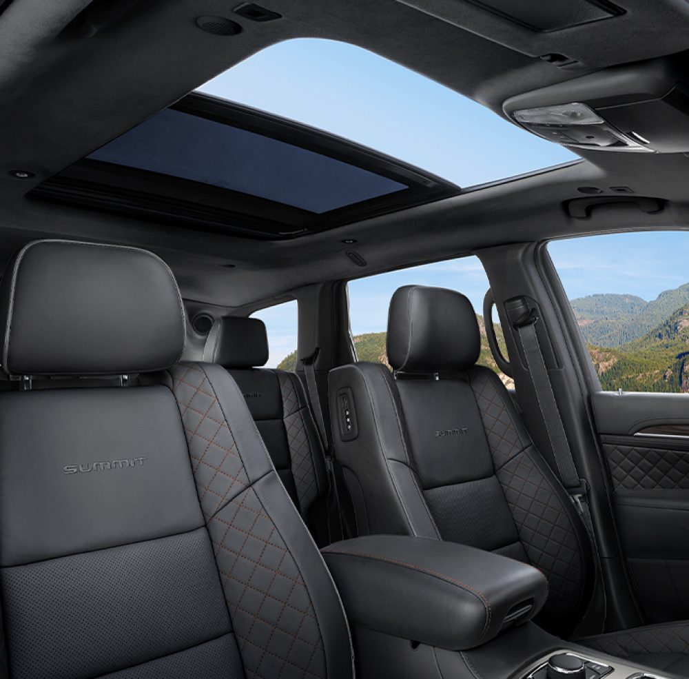 Jeep® Grand Cherokee Luxury SUV Interior